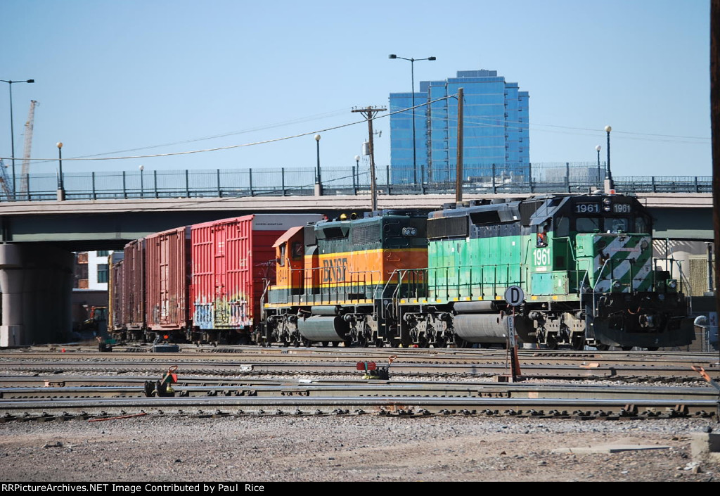 BNSF 1961 & BNSF 1844 Arriving Denver's BNSF Yard